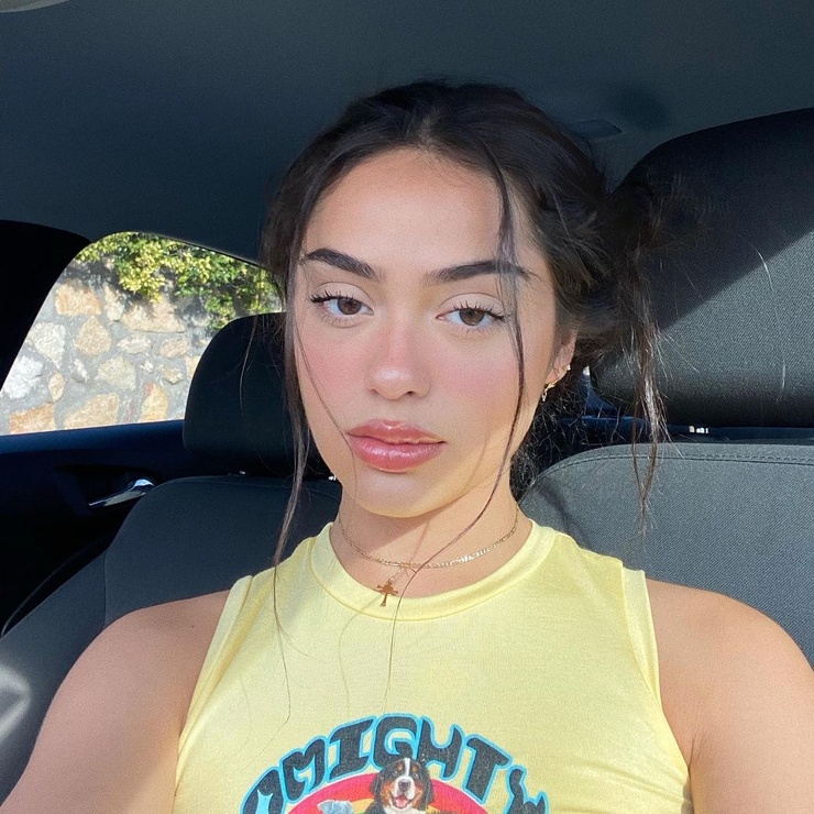 Picture of Nailea Devora