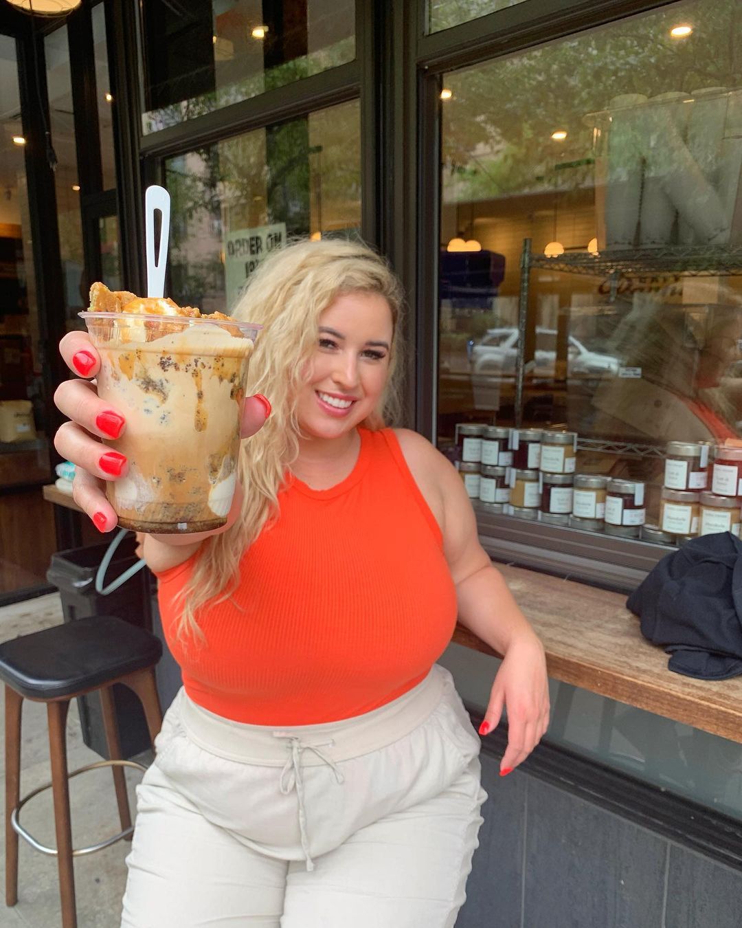 Picture of Lauren Sangster