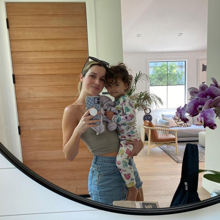 Picture of Annie Clark