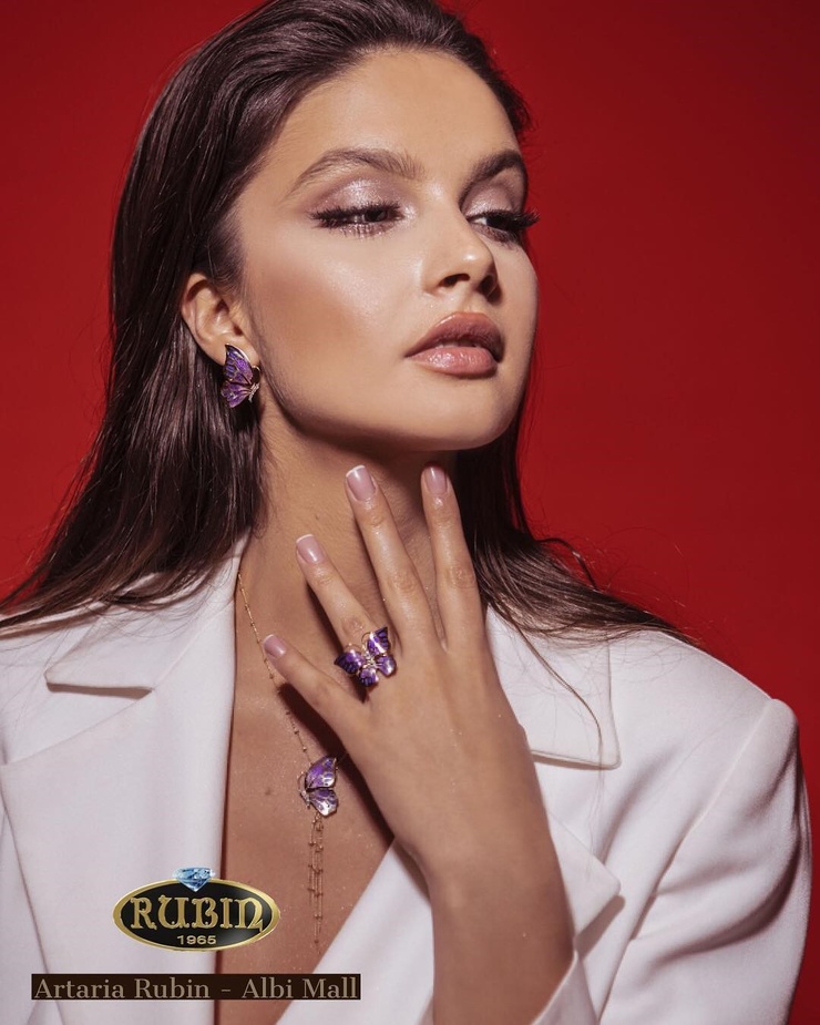 Oriola Marashi image