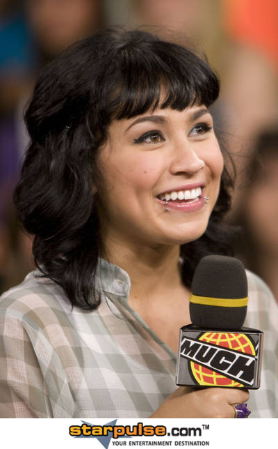 Picture of Cassie Steele