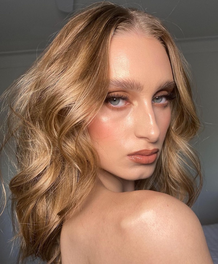 Image of Olivia Williams model