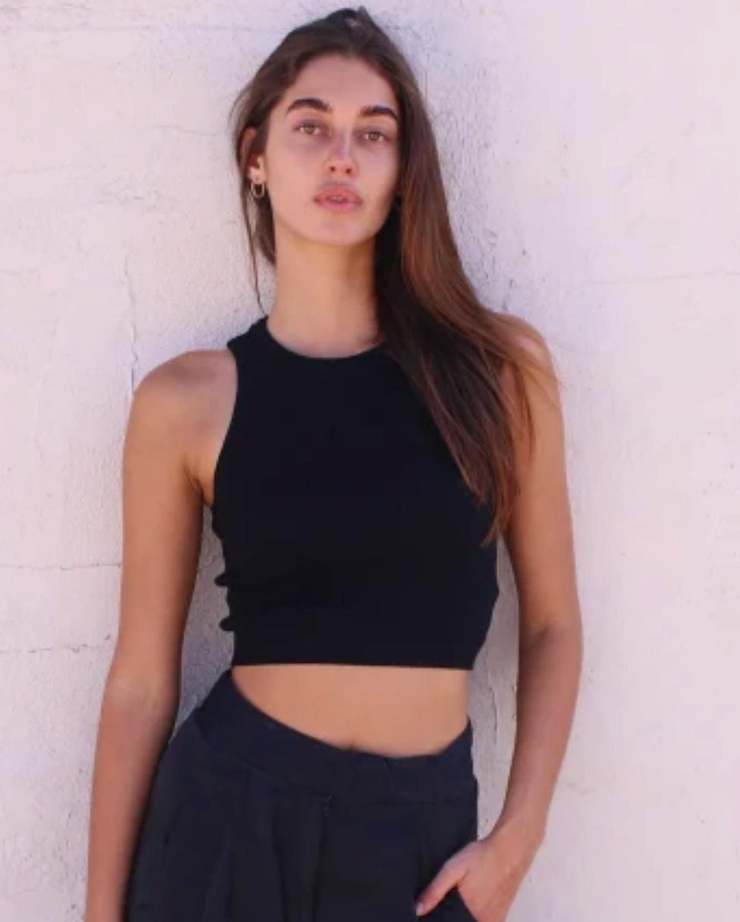 Mariana Downing image