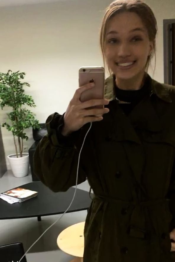 LORENA MARQUES image