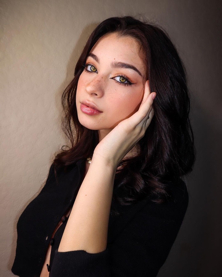 Mishka Silva picture