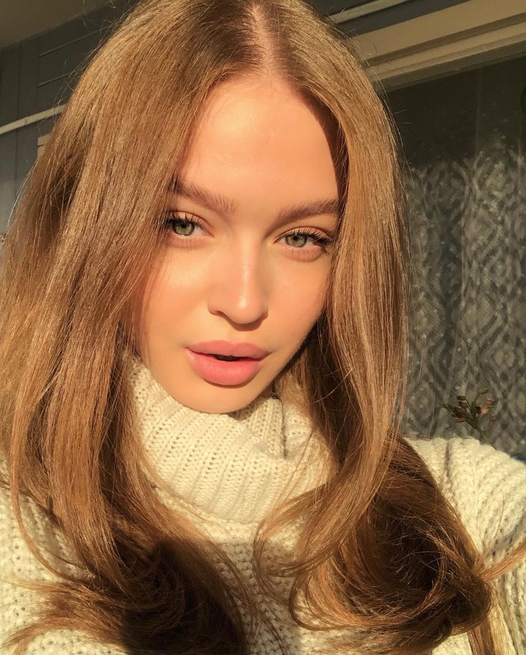 Picture of Maria Reina
