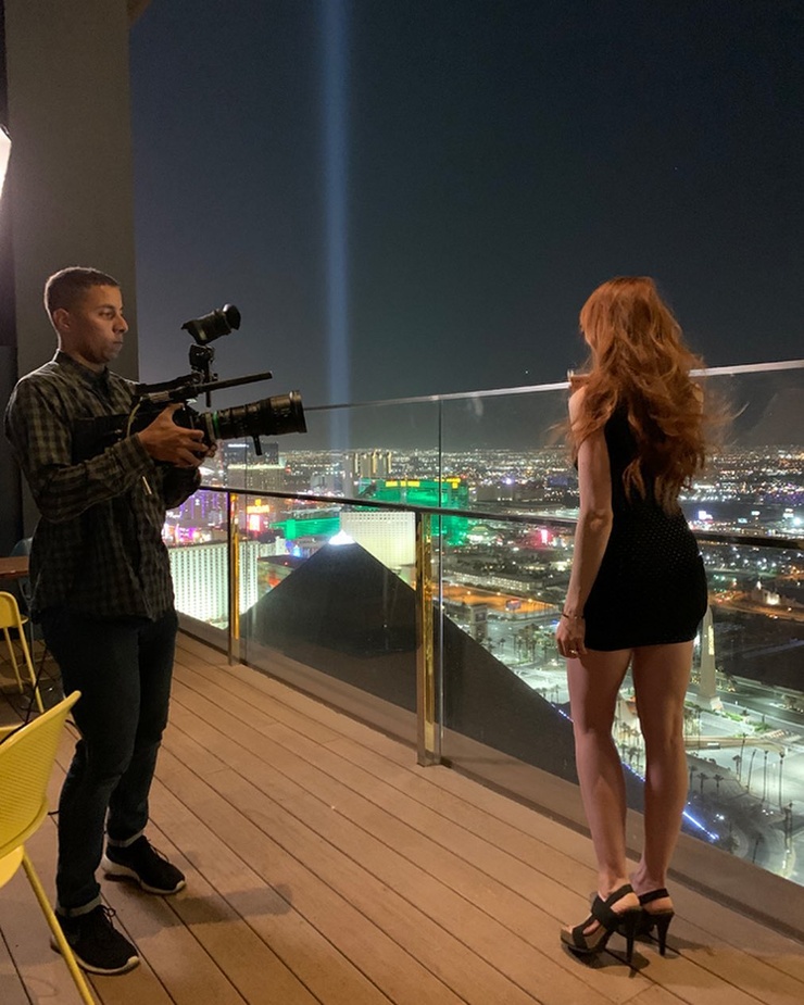 Lisa Foiles picture