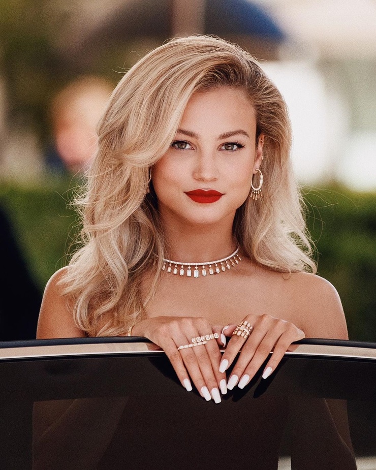 Picture of Stephanie Bertram Rose