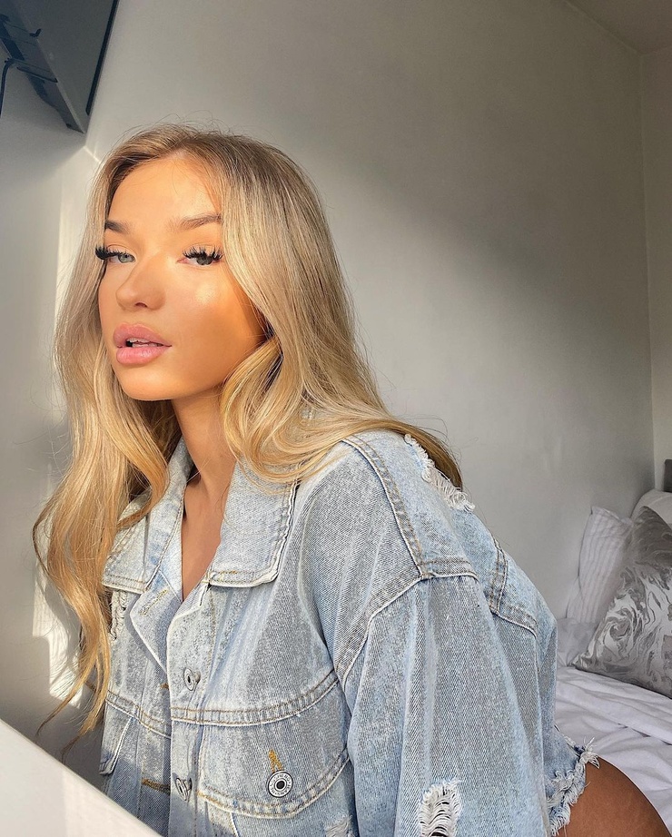 Picture of Katie Elliott