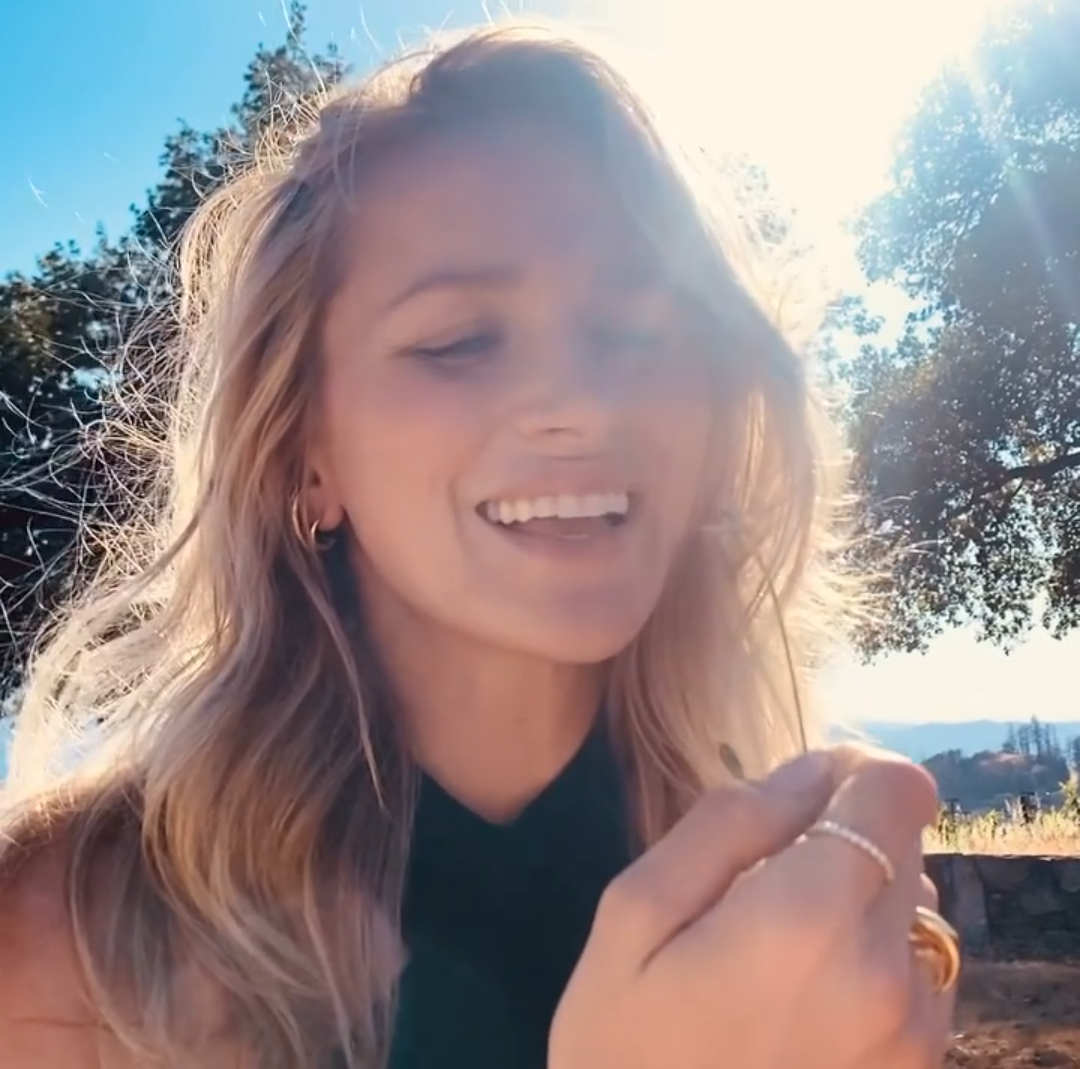 Shantel VanSanten picture