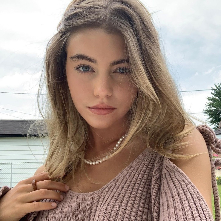 Picture of Sarah Abshire