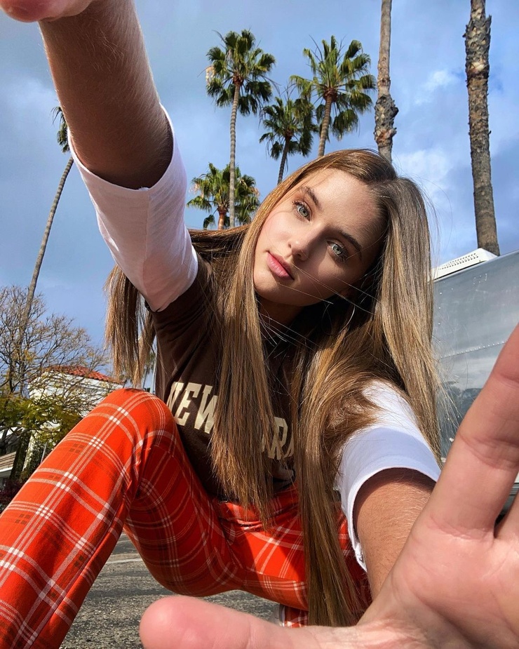 Savannah Clarke picture
