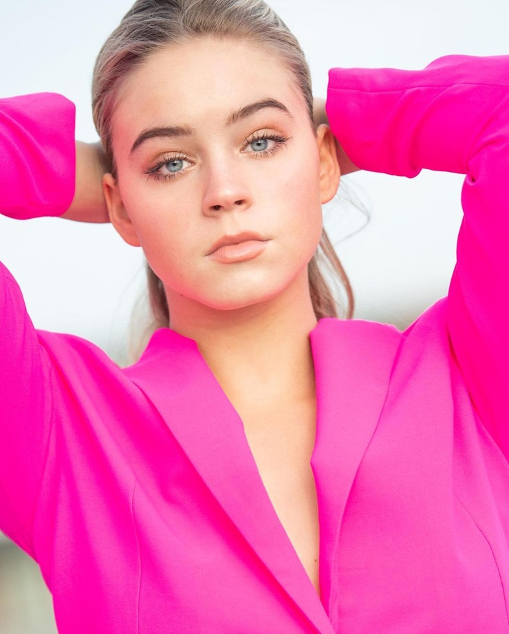 Picture of Alexa Robertson