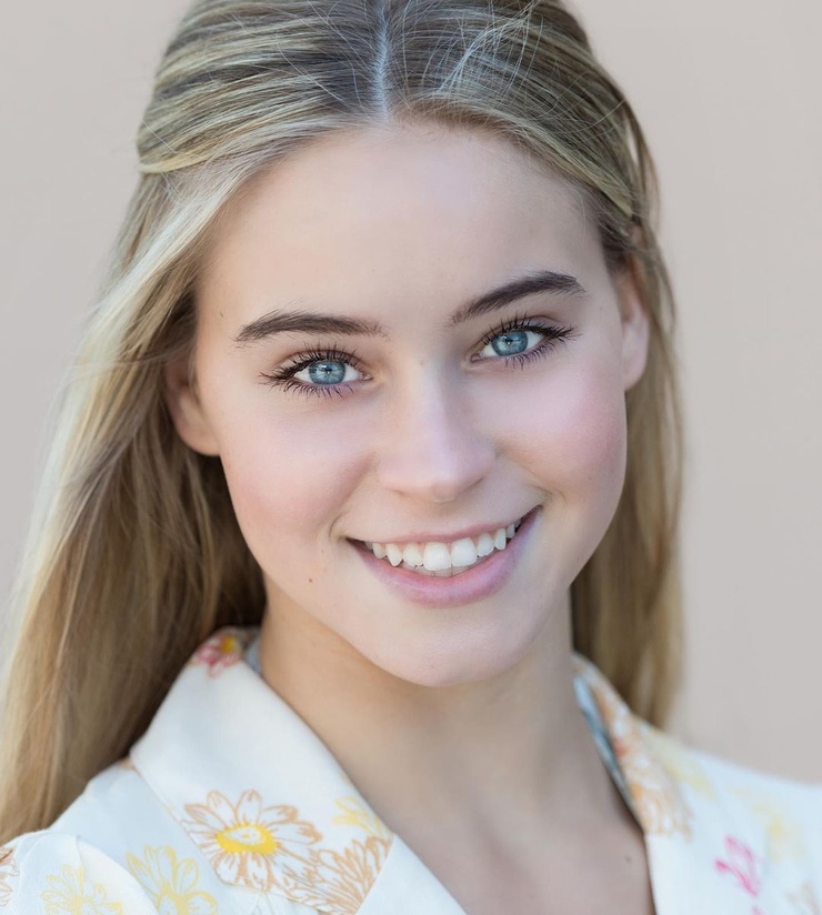 Picture of Alexa Robertson