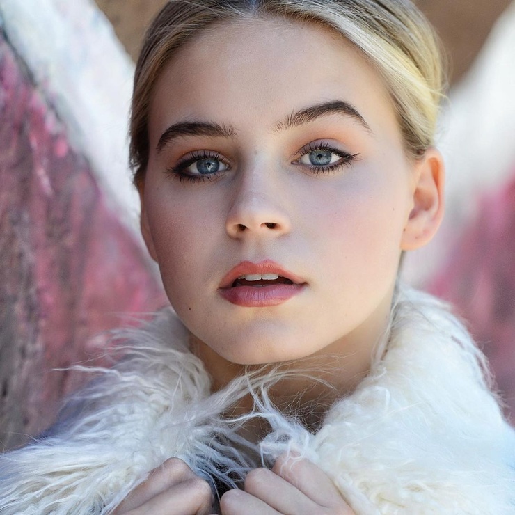 Picture of Alexa Robertson