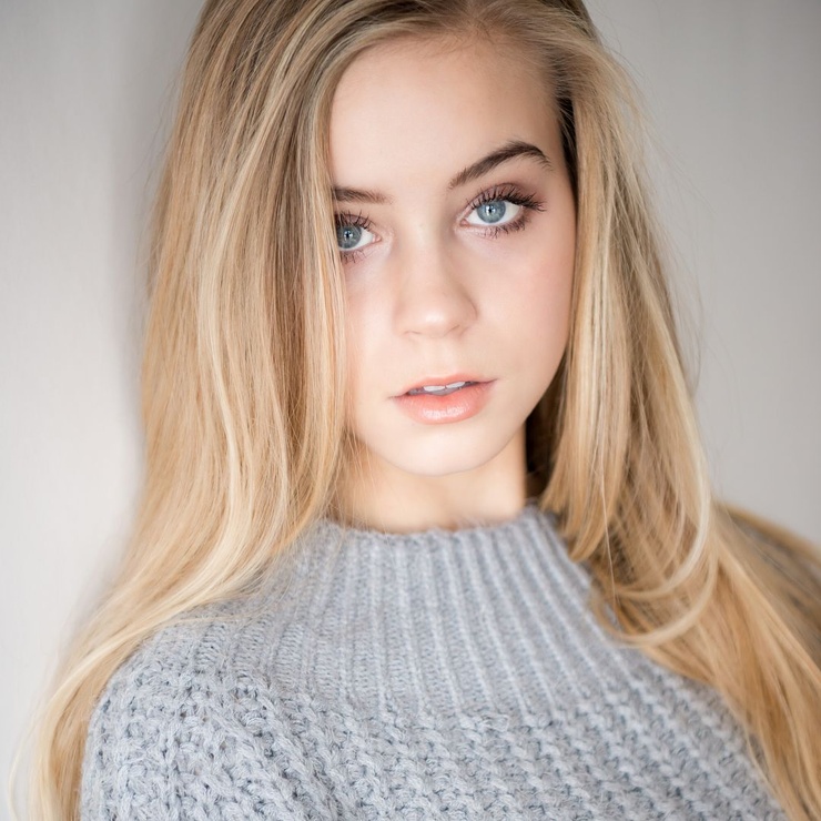 Picture of Alexa Robertson