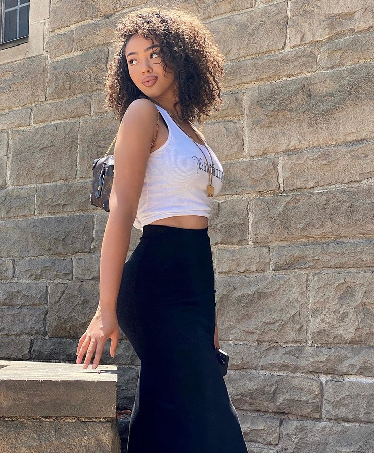 Picture of Bella Harris