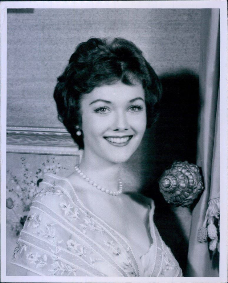 Picture of Carolyn Groves