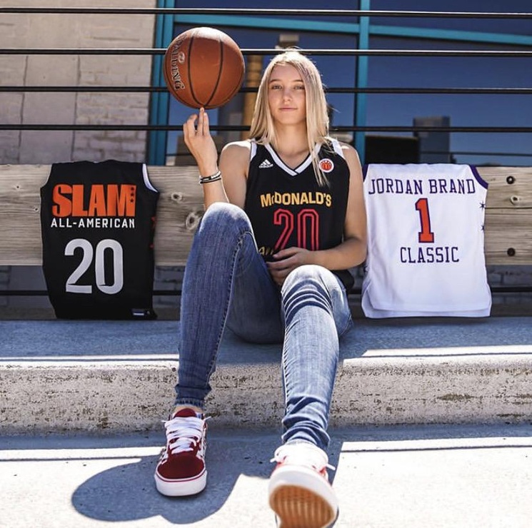 Paige Bueckers image