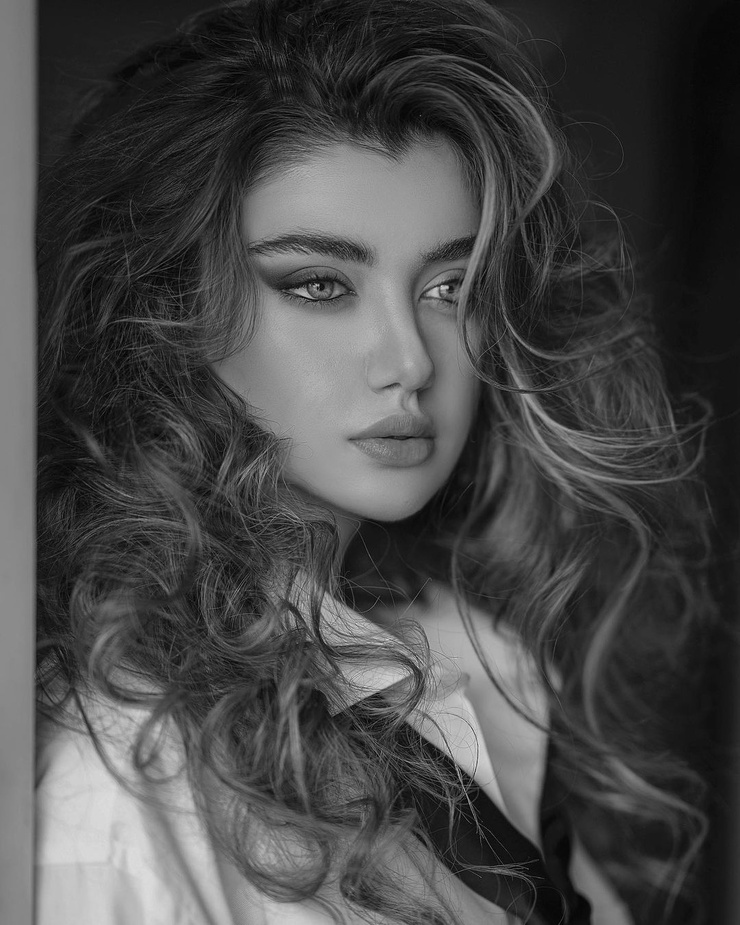 Negin Haghdost picture