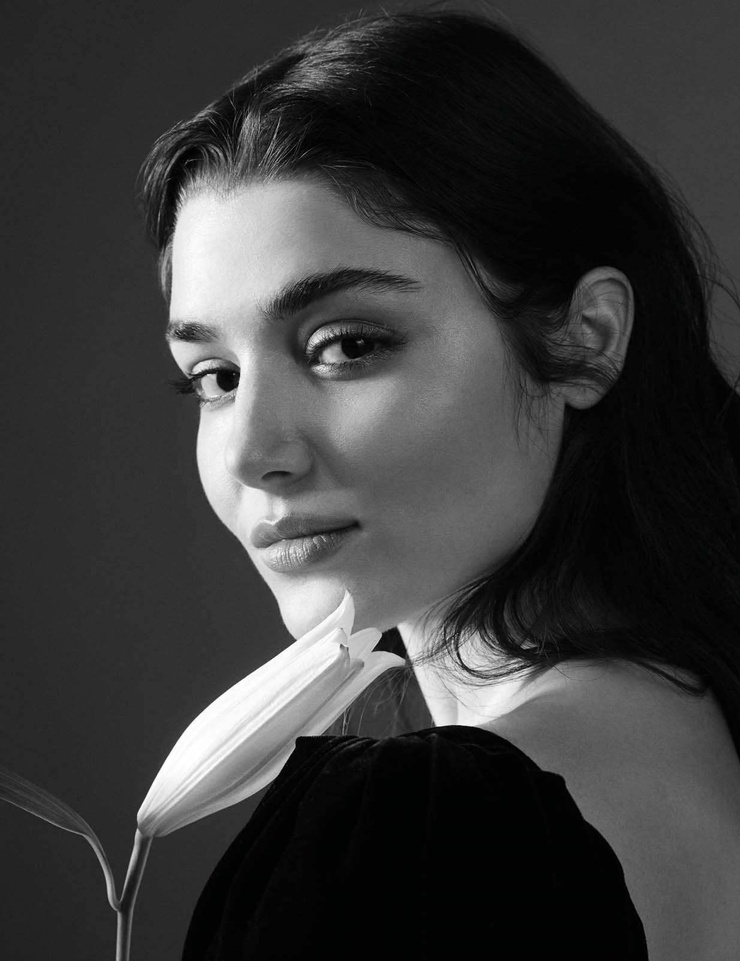 Picture of Hande Erçel