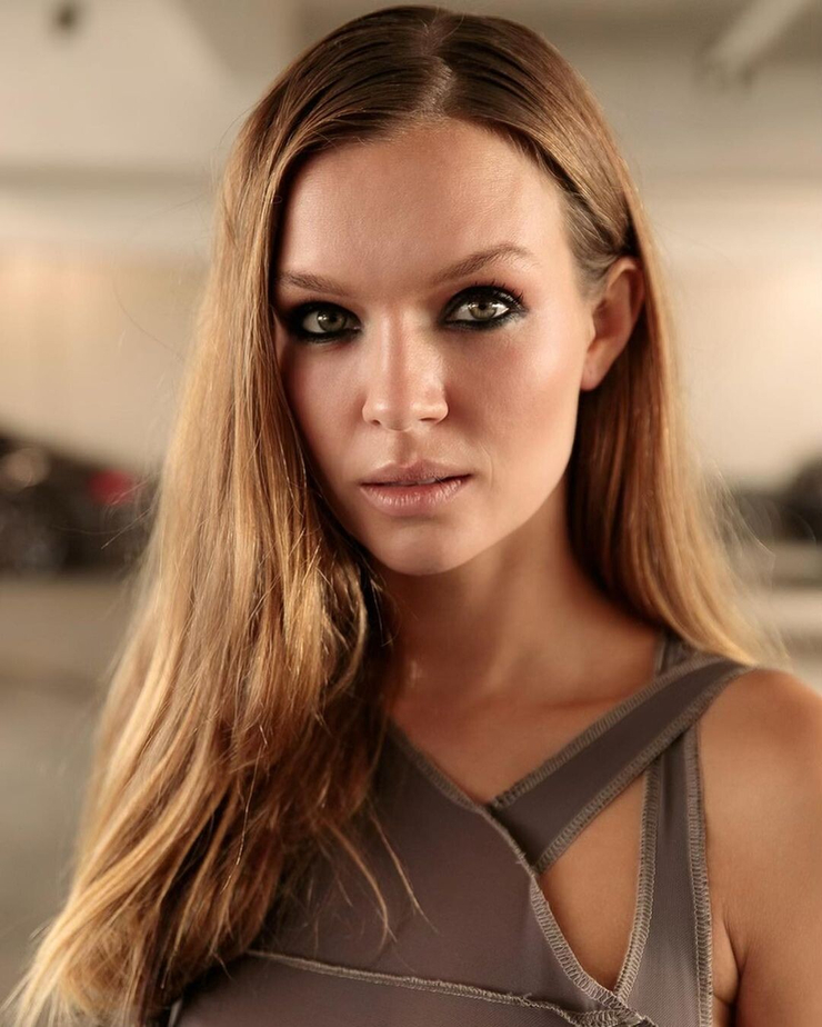 Josephine Skriver picture