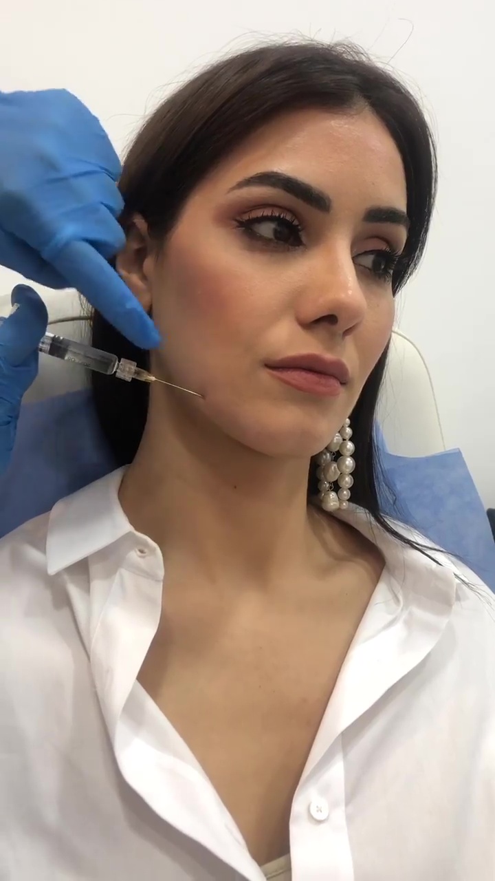 Picture of Zayneb Azzam