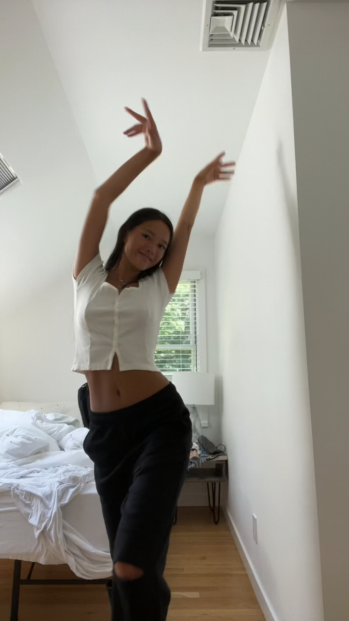 Lily Chee image