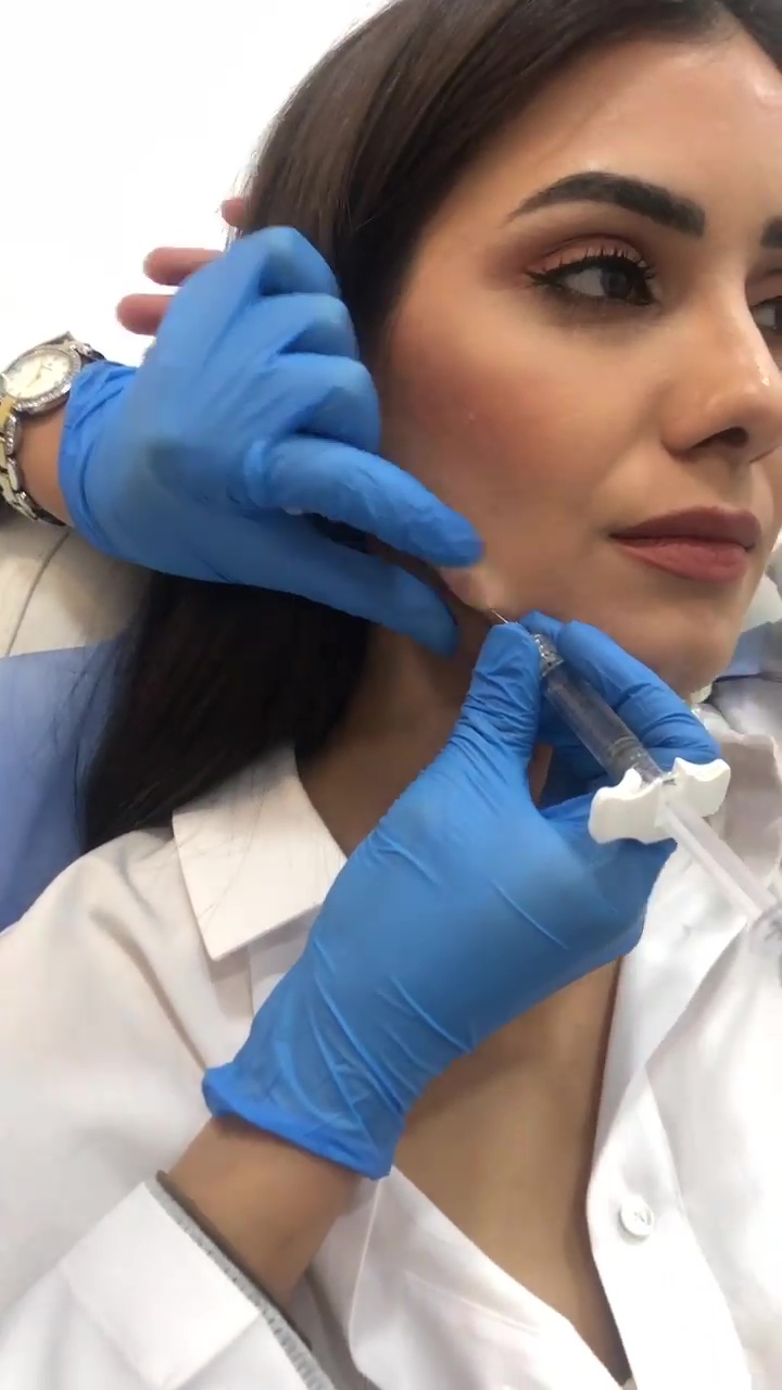 Picture of Zayneb Azzam