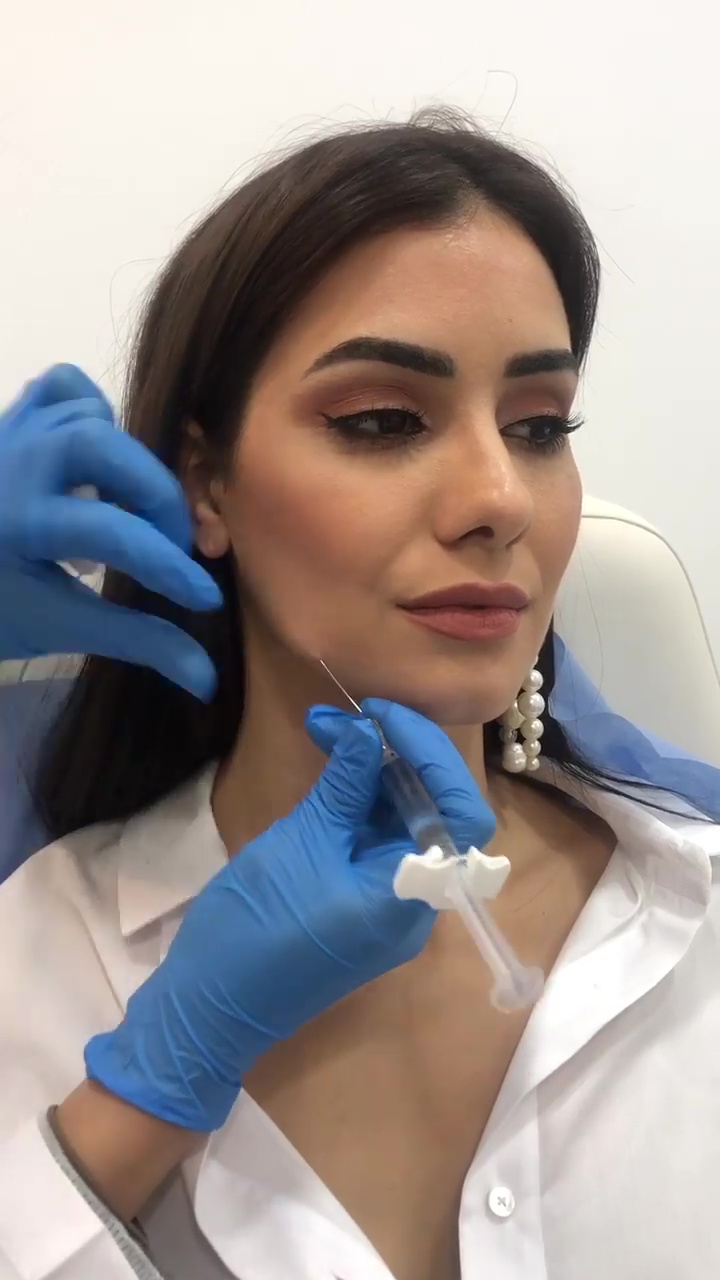 Picture of Zayneb Azzam