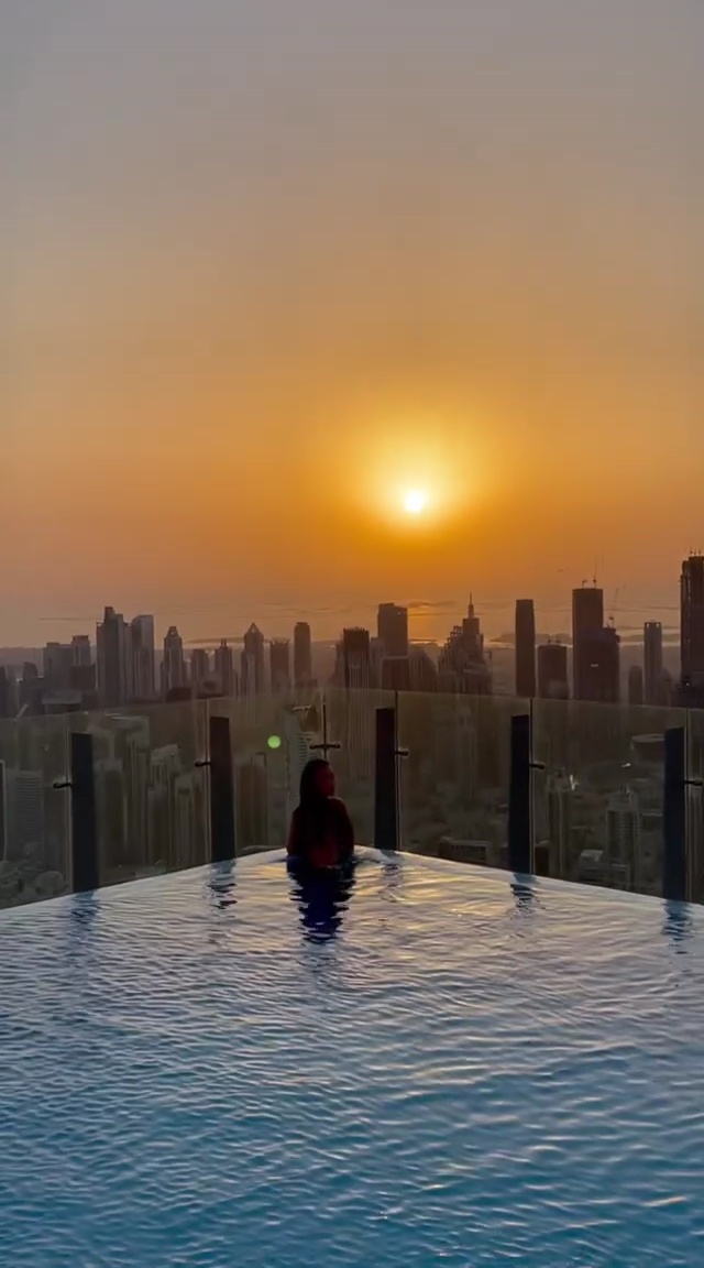 Picture of Zayneb Azzam