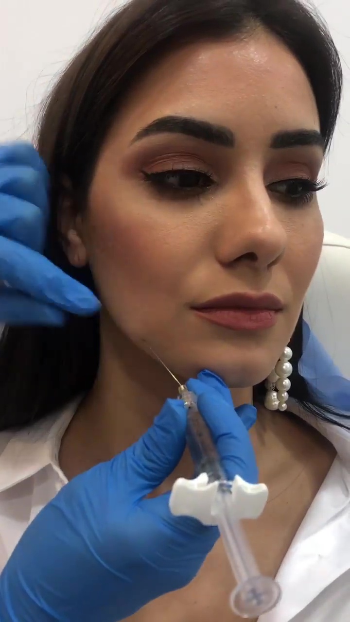 Picture of Zayneb Azzam