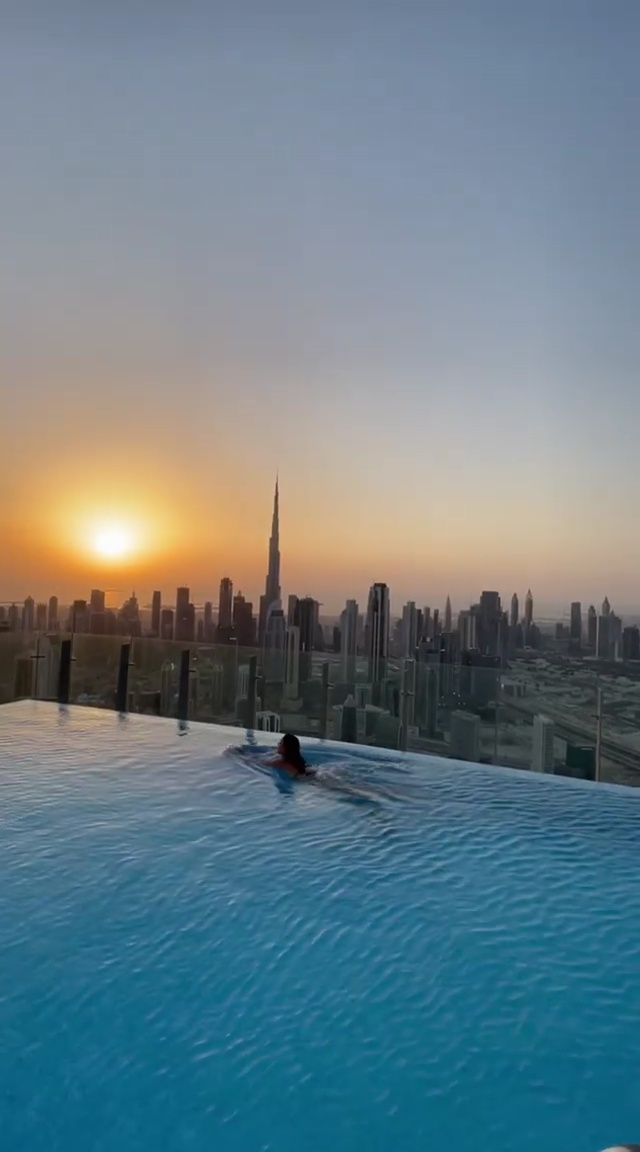 Zayneb Azzam picture