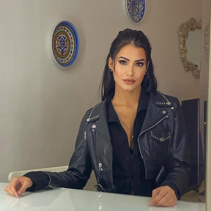 Picture of Zayneb Azzam