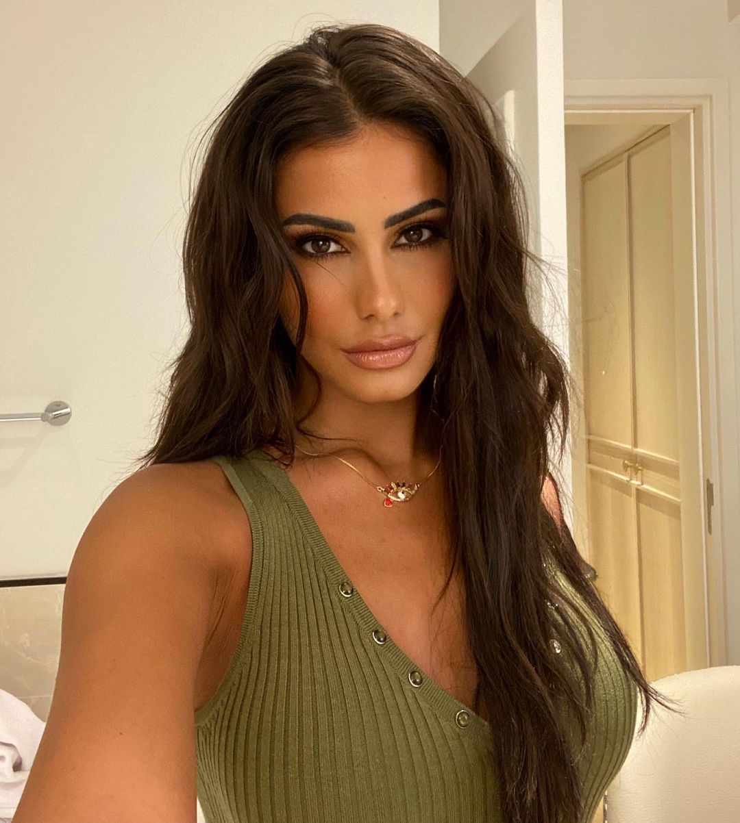 Zayneb Azzam picture