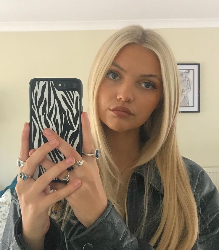 Picture of Mia Barker