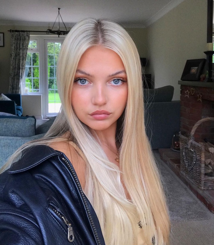 Picture of Mia Barker