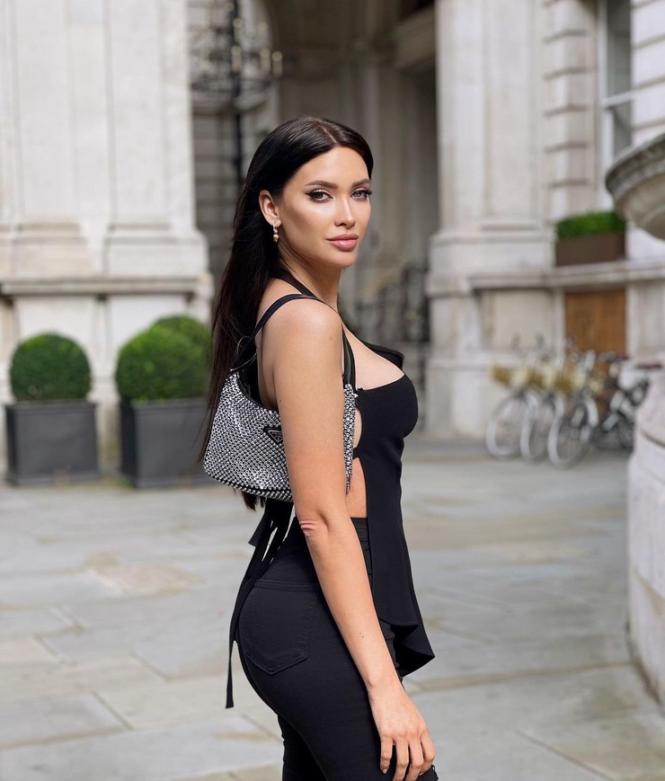 Picture of Aline Luna