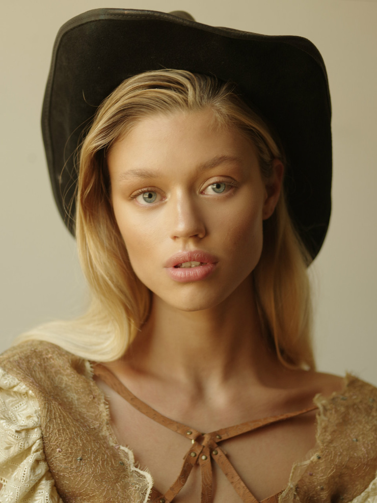 Carson Hunstad image