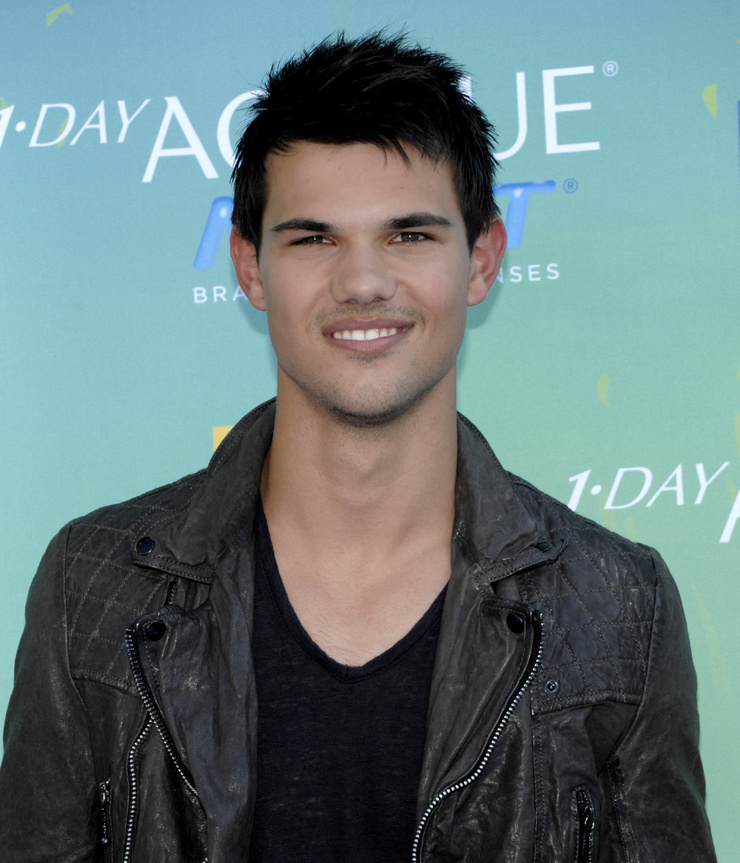 Taylor Lautner picture