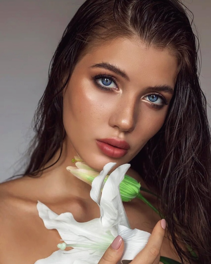 Picture of Alina Enero