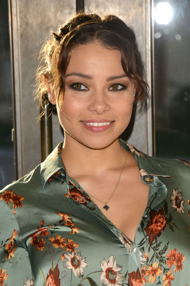 Picture of Jessica Parker Kennedy