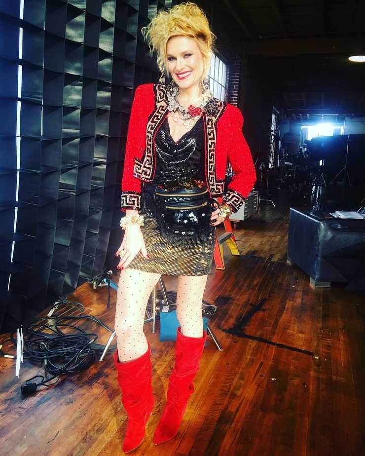 Picture of Nicholle Tom