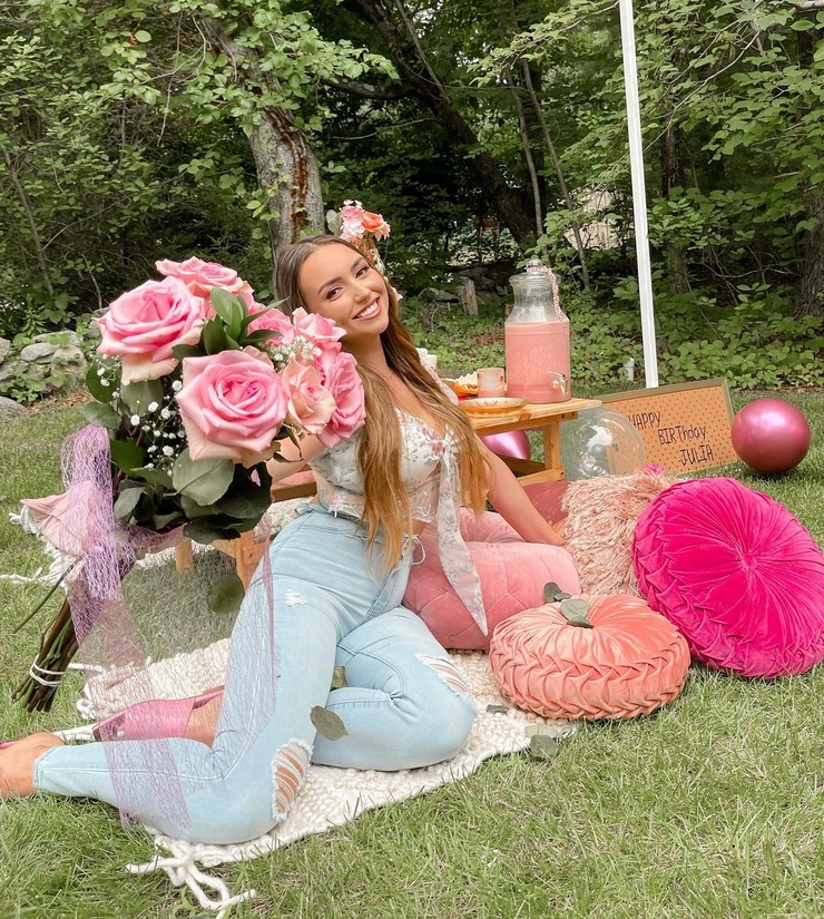 Picture of Julia Raleigh