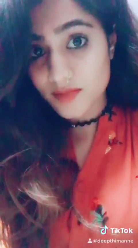 Picture of Deepthi Manne