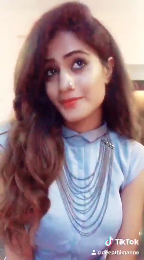 Deepthi Manne picture