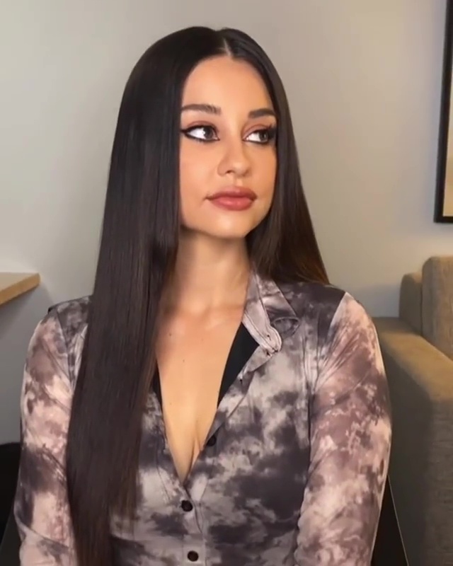 Picture of Yvette Monreal