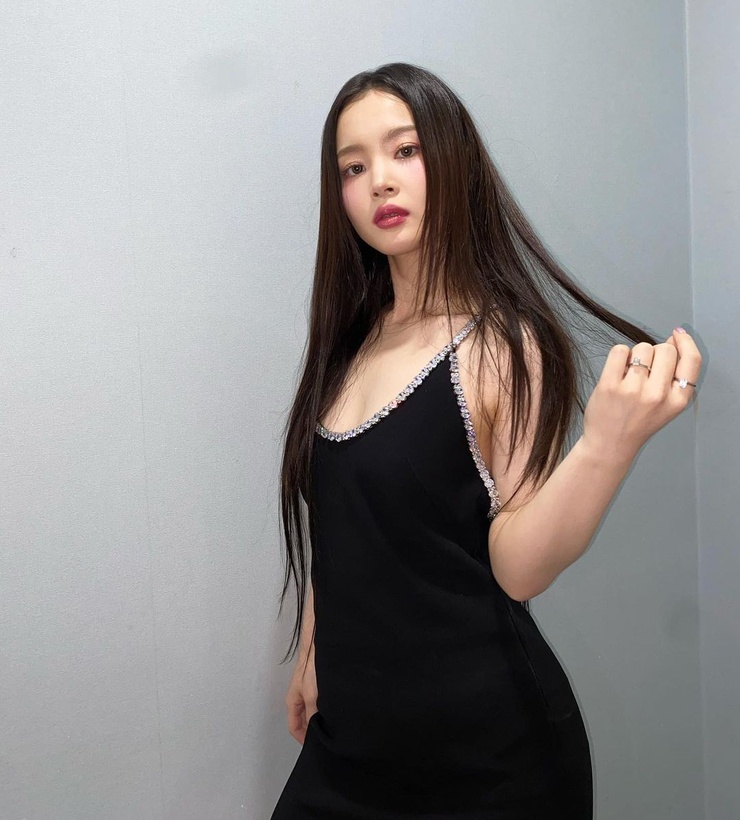 Picture of Lee Ha Yi