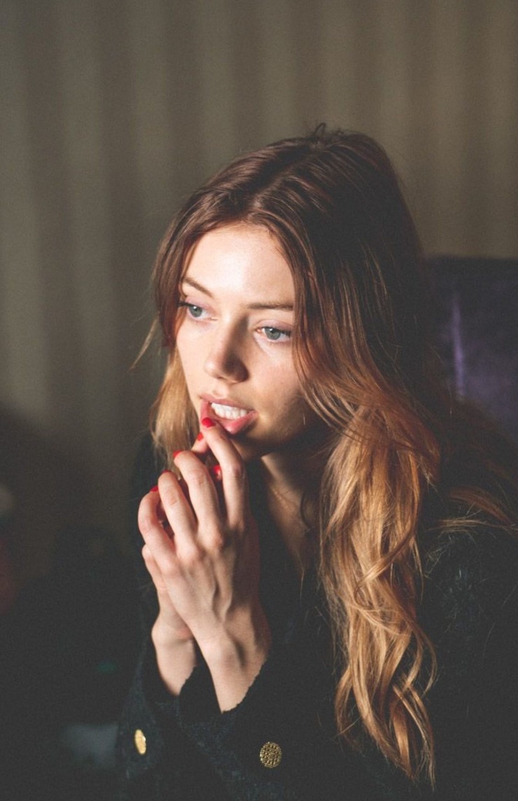 Picture of Grace Van Dien