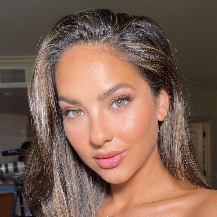 Picture of Christen Harper